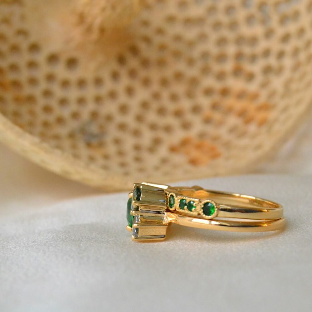 Tsavorite wedding ring stack - Anpé Atelier CPH