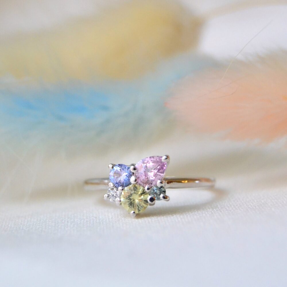 Pastel ring with sapphires set in 18K white gold - Anpé Atelier CPH