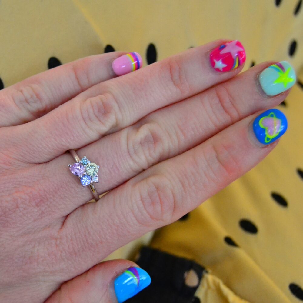 Pastel ring with sapphires set in 18K white gold - Anpé Atelier CPH