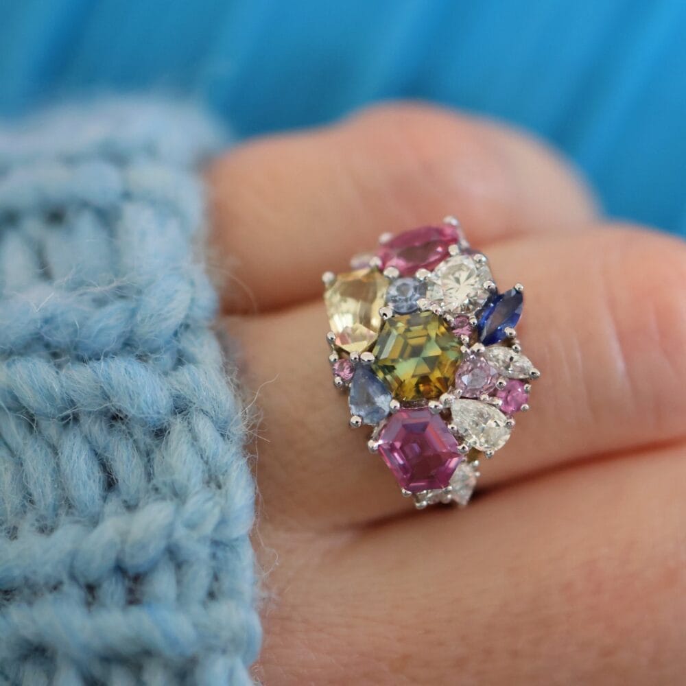 A multicolor ring with sapphires and traceable diamonds - Anpé Atelier CPH