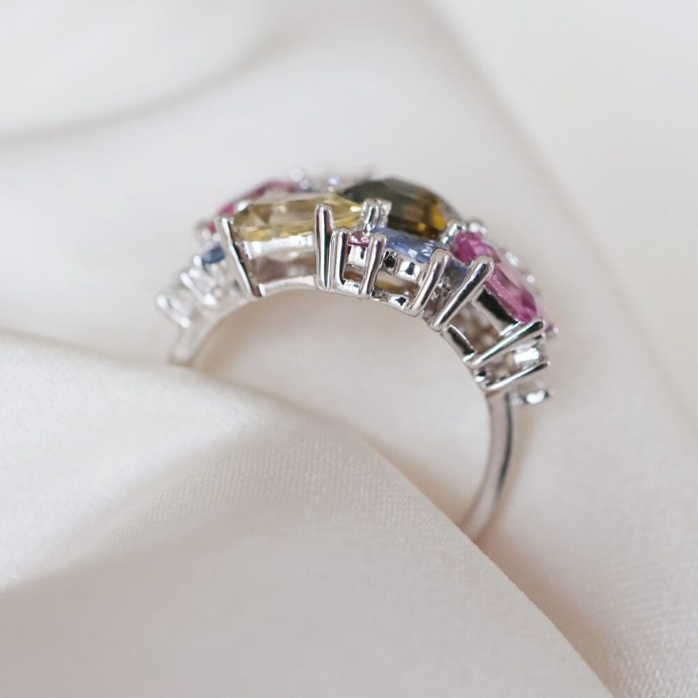 A multicolor ring with sapphires and traceable diamonds - Anpé Atelier CPH